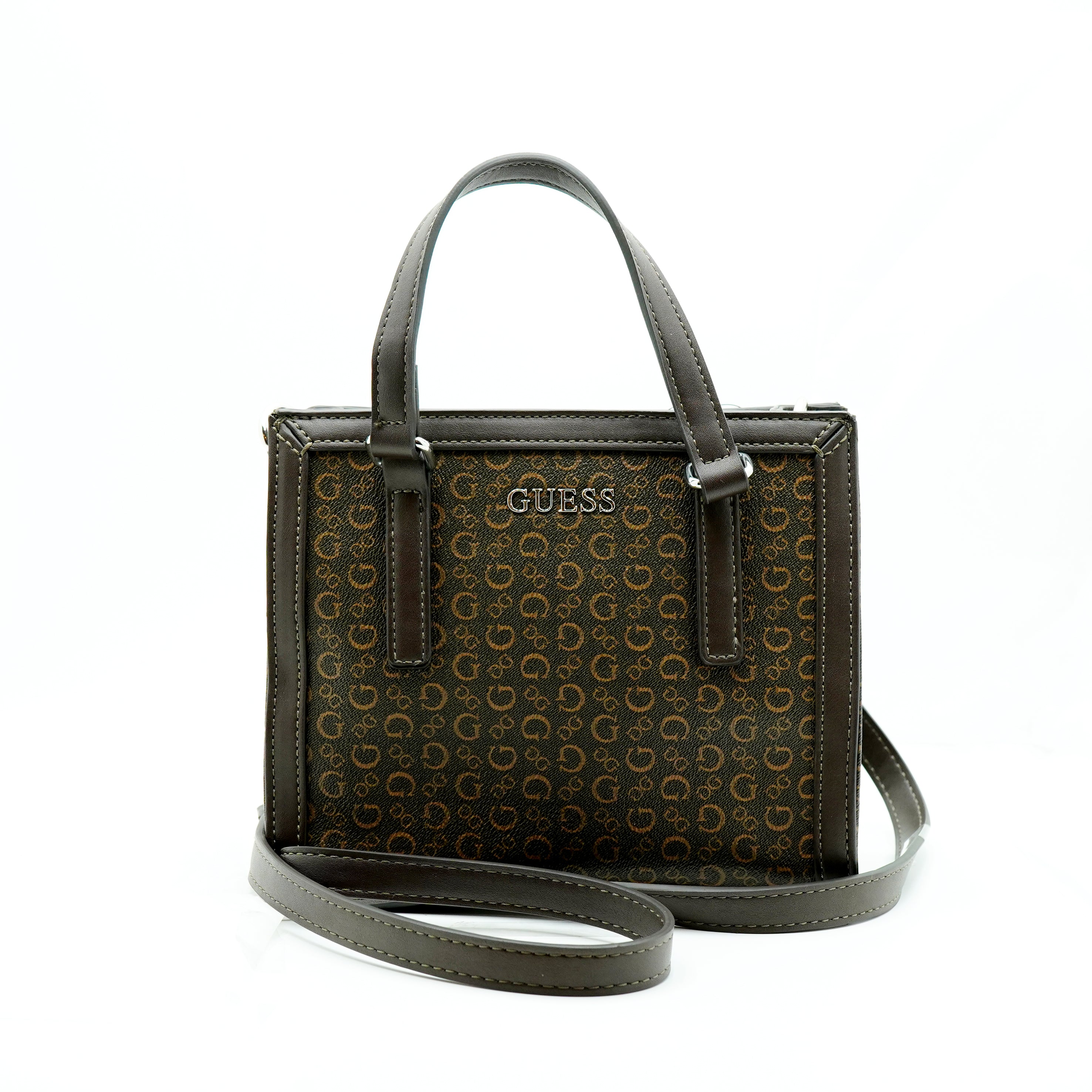 Bolsa Monograma Café Pequeña Guess - Elegancia y Sofisticación – BegBags